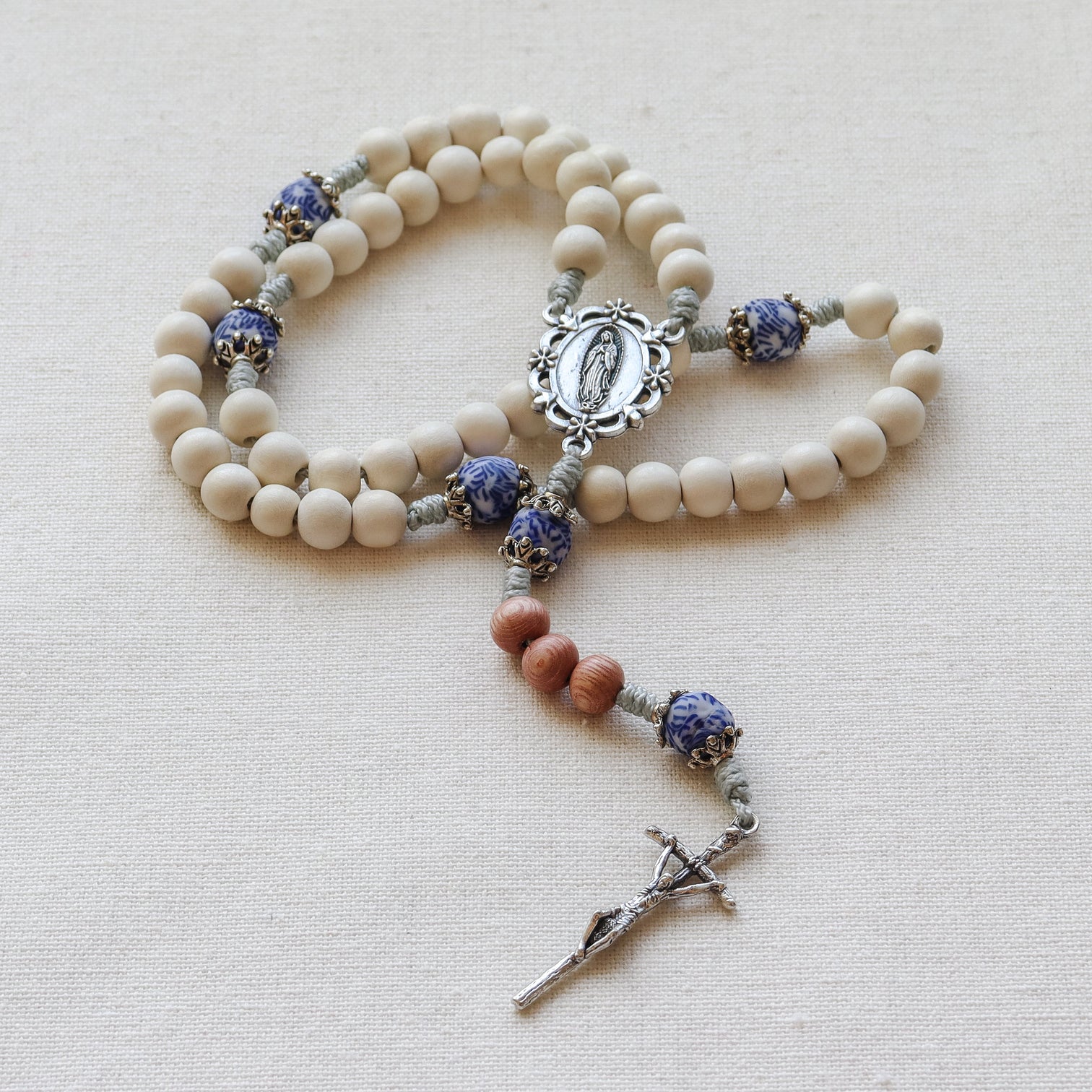 How to Pray the Rosary Step by Step – Darling Rosary